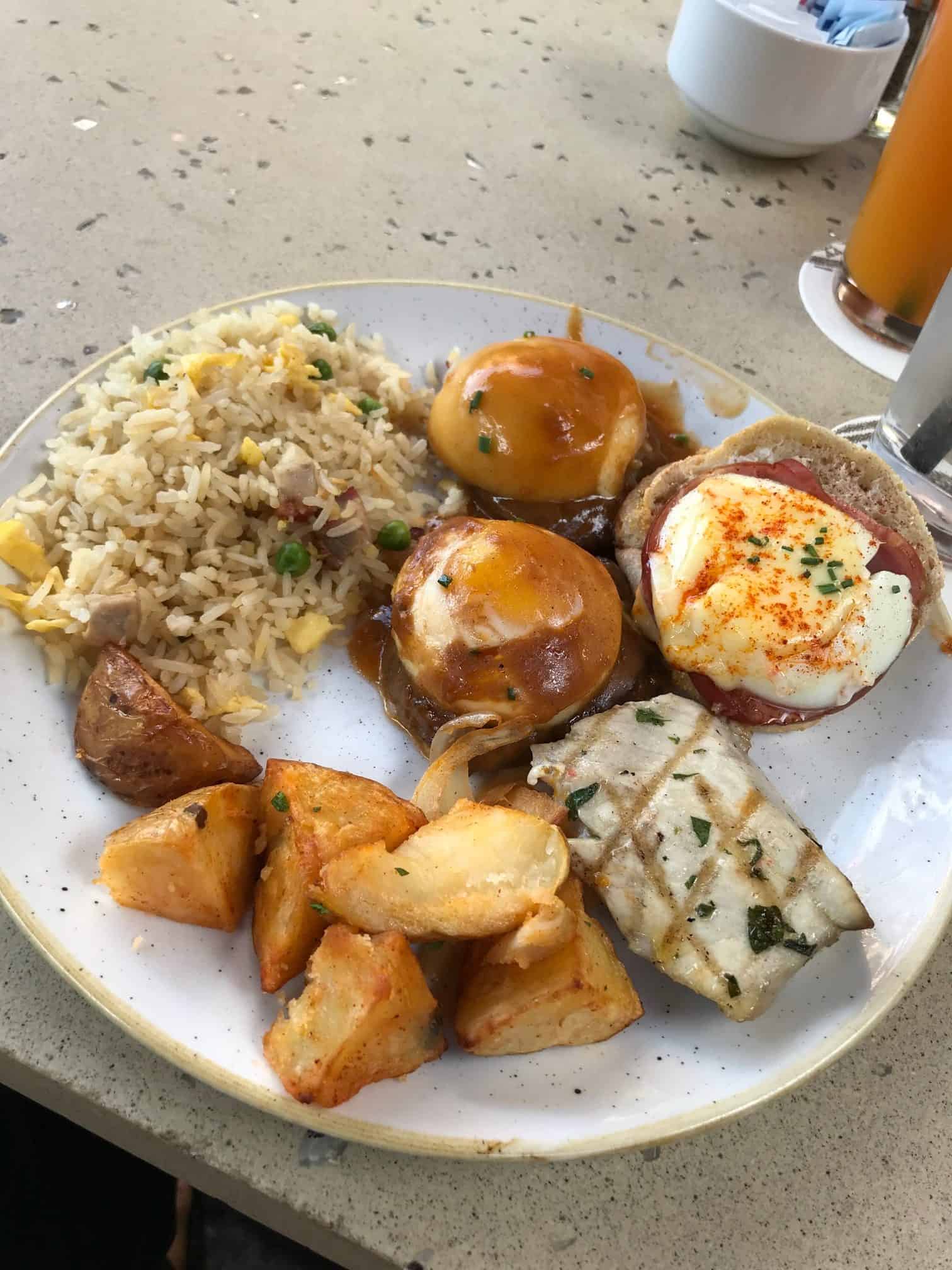21 Best Food at Disney's Aulani Resort - Urban Tastebud Disney
