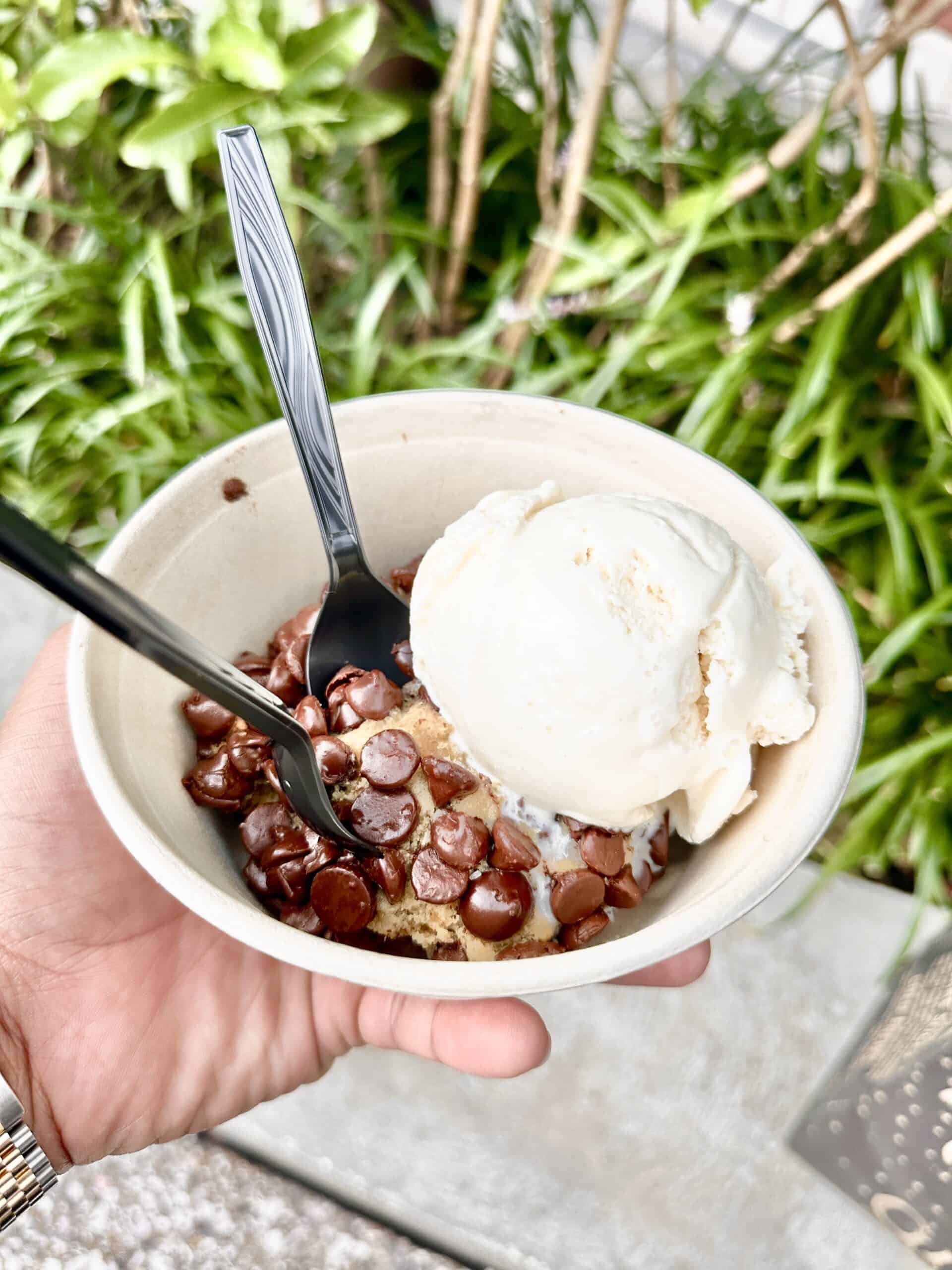 Gideon's Hot Cookie Hour (Disney Springs) - Urban Tastebud Disney